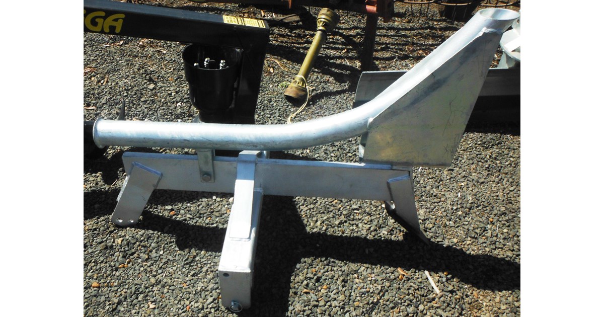 DAKEN AG SINGLE TYNE RIPPER WITH PIPE LAYING ATTACHMENT for sale ...