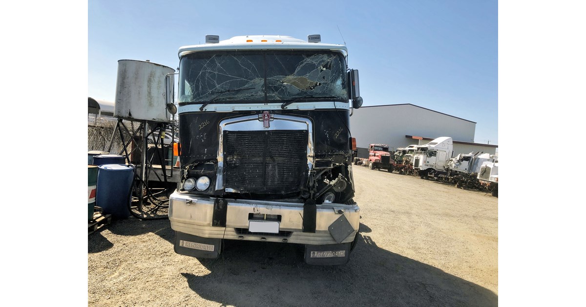 2000 KENWORTH K104 dismantling