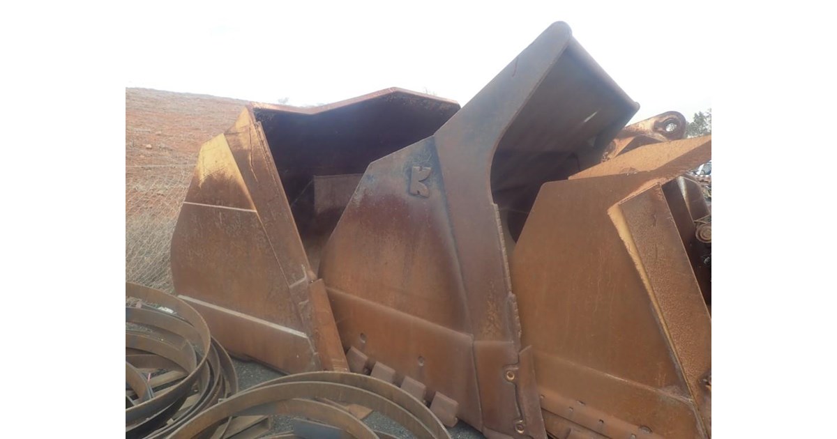 VARIOUS 988G/H BUCKETS for sale (refcode TA991788)