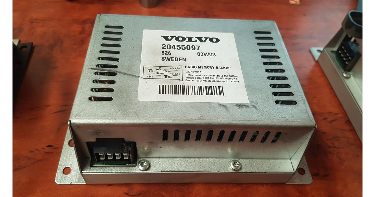 VOLVO VOLTAGE CONVERTER RADIO MEMORY BACK UP 20455097 VOLVO 20455097 ...