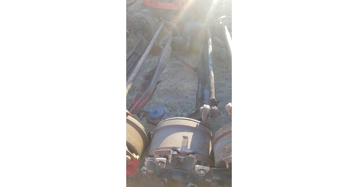 MACK SPIDER HUB MACK AXLE FRONT TAPERED KING PIN for sale (refcode ...