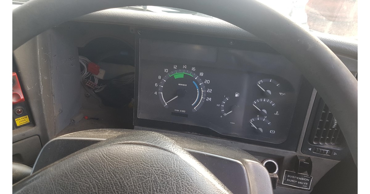 MACK QUANTUM INSTRUMENT CLUSTER for sale (refcode TA1039446)