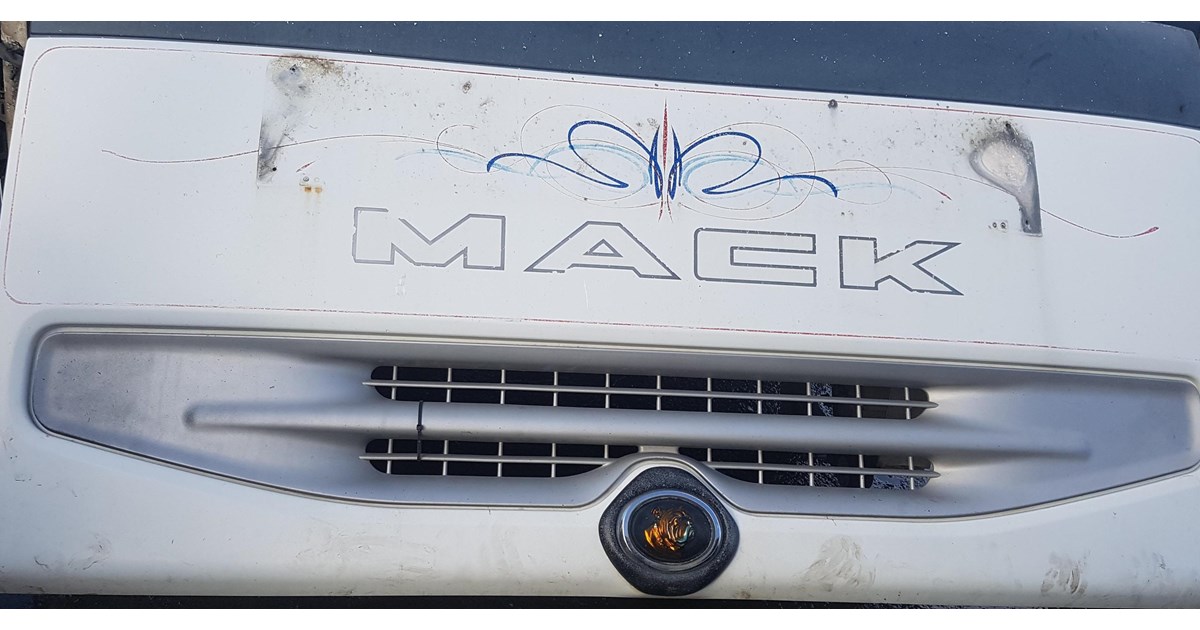 MACK QUANTUM BONNET for sale (refcode TA1039447)