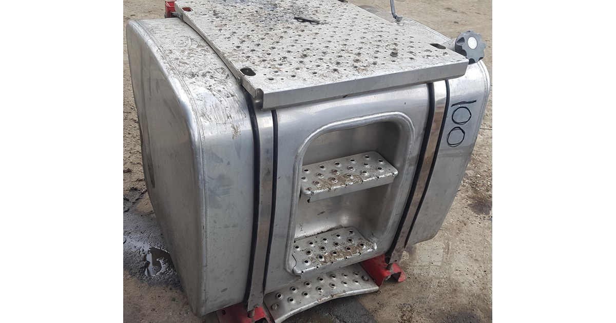 FREIGHTLINER ARGOSY TANK - RIGHT FL-SK47/135 88CMX73CMX73CM for sale ...