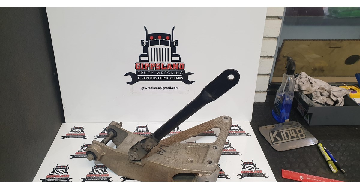 MACK QUANTUM FRONT CAB MOUNT LH MACK QUANTUM for sale (refcode TA1055189)