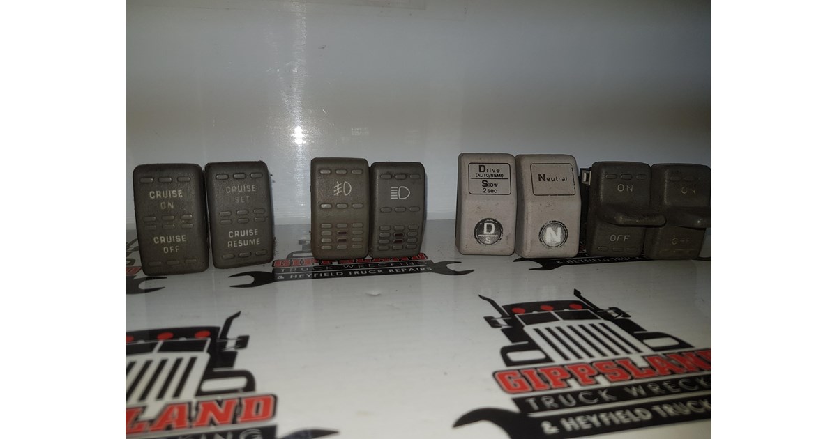 IVECO SWITCHES ASSORTED IVECO for sale (refcode TA1056084)