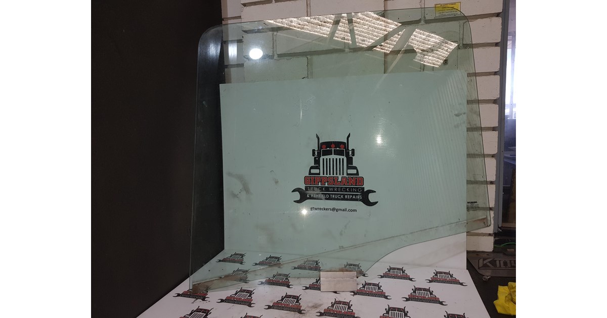 SCANIA WINDOW GLASS LH SCANIA for sale (refcode TA1057421)