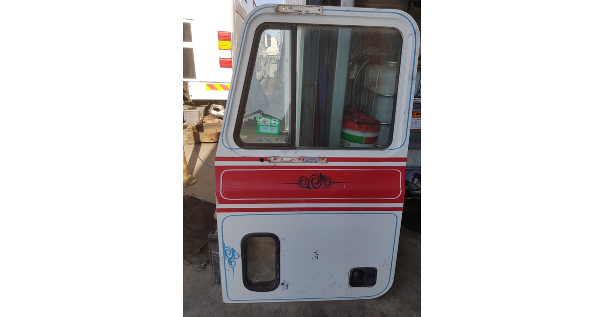 MACK CH DOOR LH COMPLETE MACK CH for sale