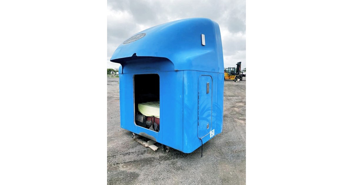 PETERBILT ABLE BODY SLEEPER CAB for sale (refcode TA1062050)