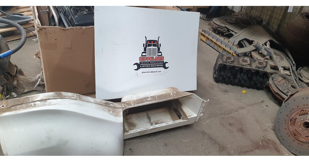 MACK QUANTUM STEP PANEL R/H MACK QANTUM for sale (refcode TA1067228)