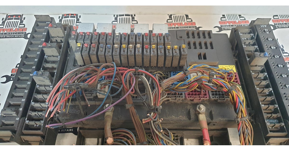 MERCEDES-BENZ ACTROS FUSE BOX A0004463058 MERCEDES-BENZ ACTROS ...