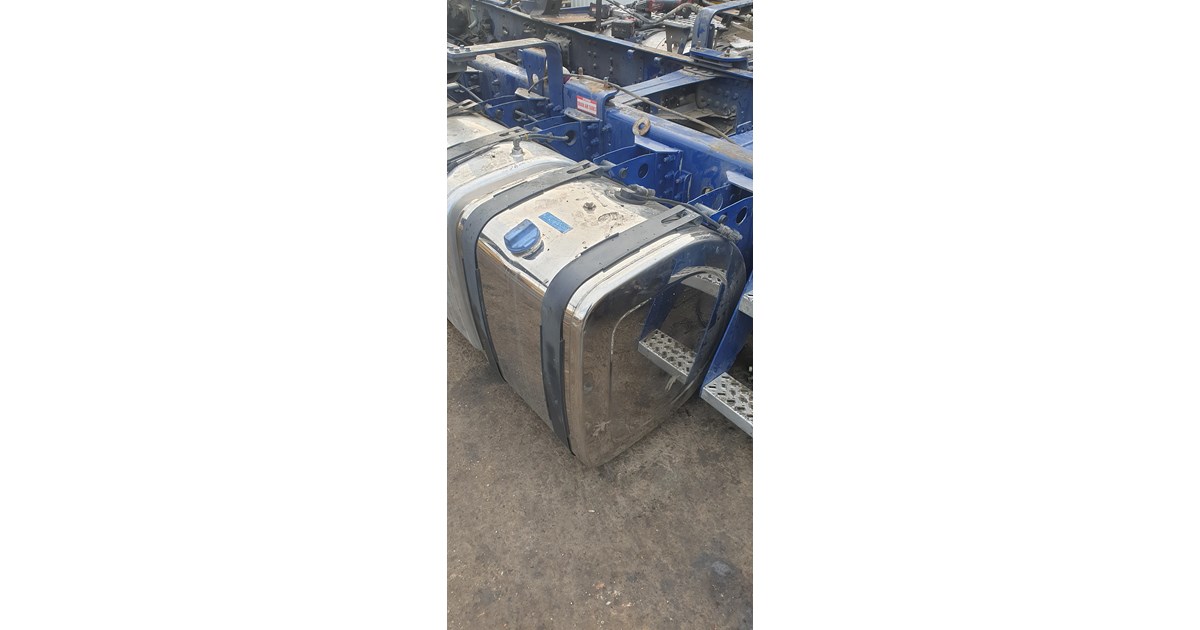 MACK ADBLUE ADBLUE FUEL TANK MACK ADBLUE GTWP for sale (refcode TA1092296)