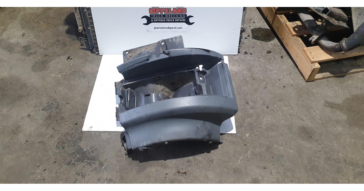 SCANIA 94G HEADLIGHT SURROUND RH 1324600 SCANIA 94G 1324600 for sale