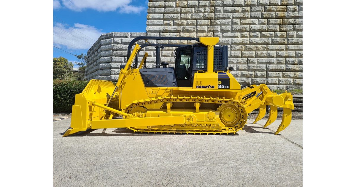 KOMATSU D85EX-15E0 Bulldozer (Stock No. 89670) for sale (refcode TA1097178)