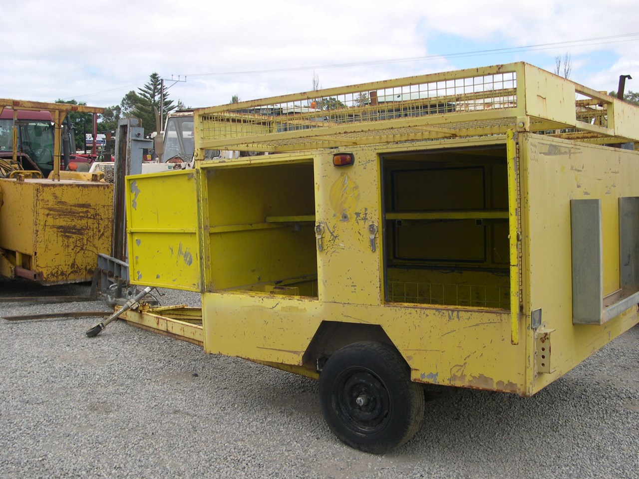 CUSTOM BUILT SINGLE AXLE BOX TRAILER For Sale refcode TA203675 