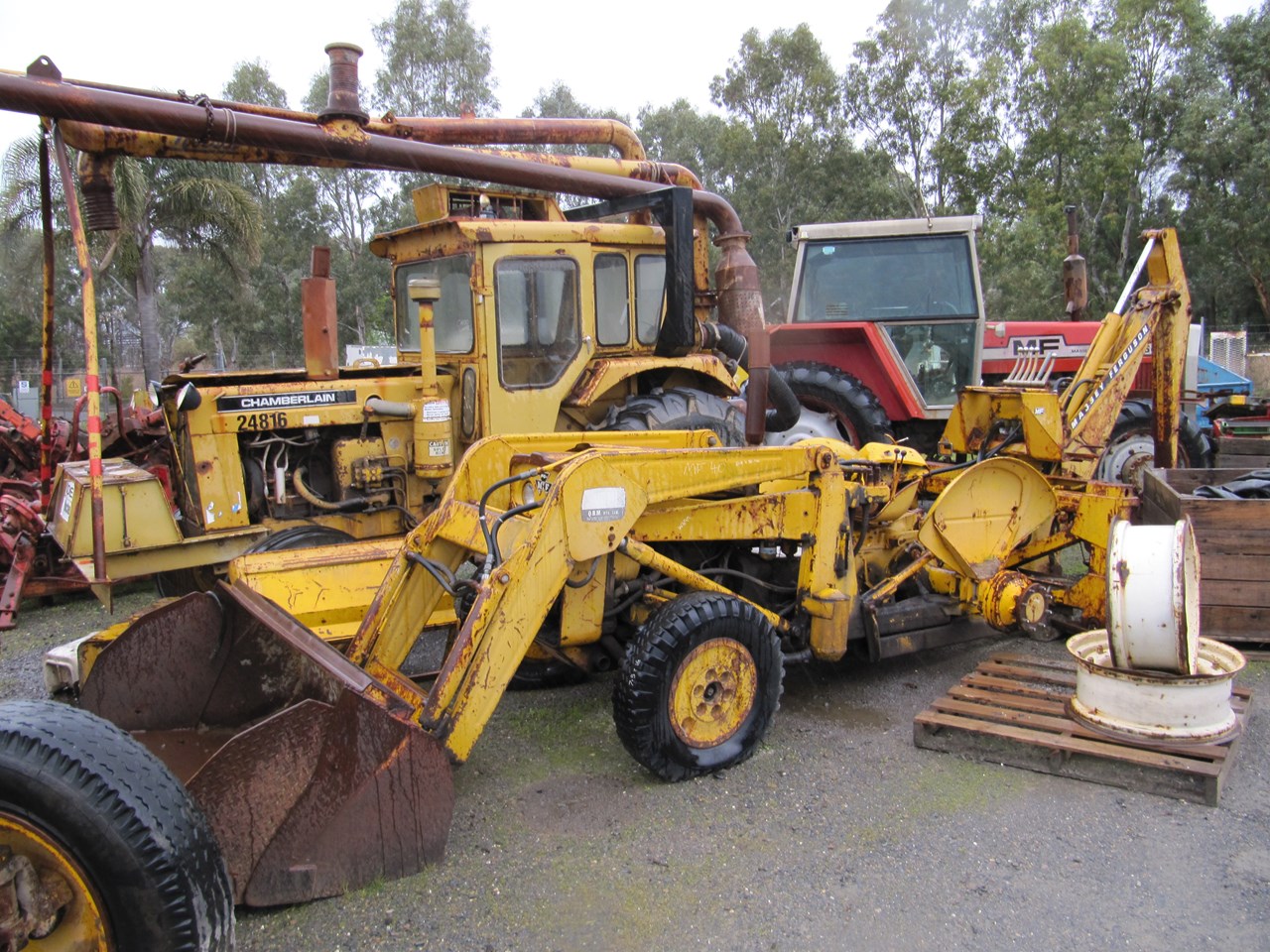 CHAMBERLAIN C6100, MASSEY FERGUSON 40 for sale (refcode TA244104)