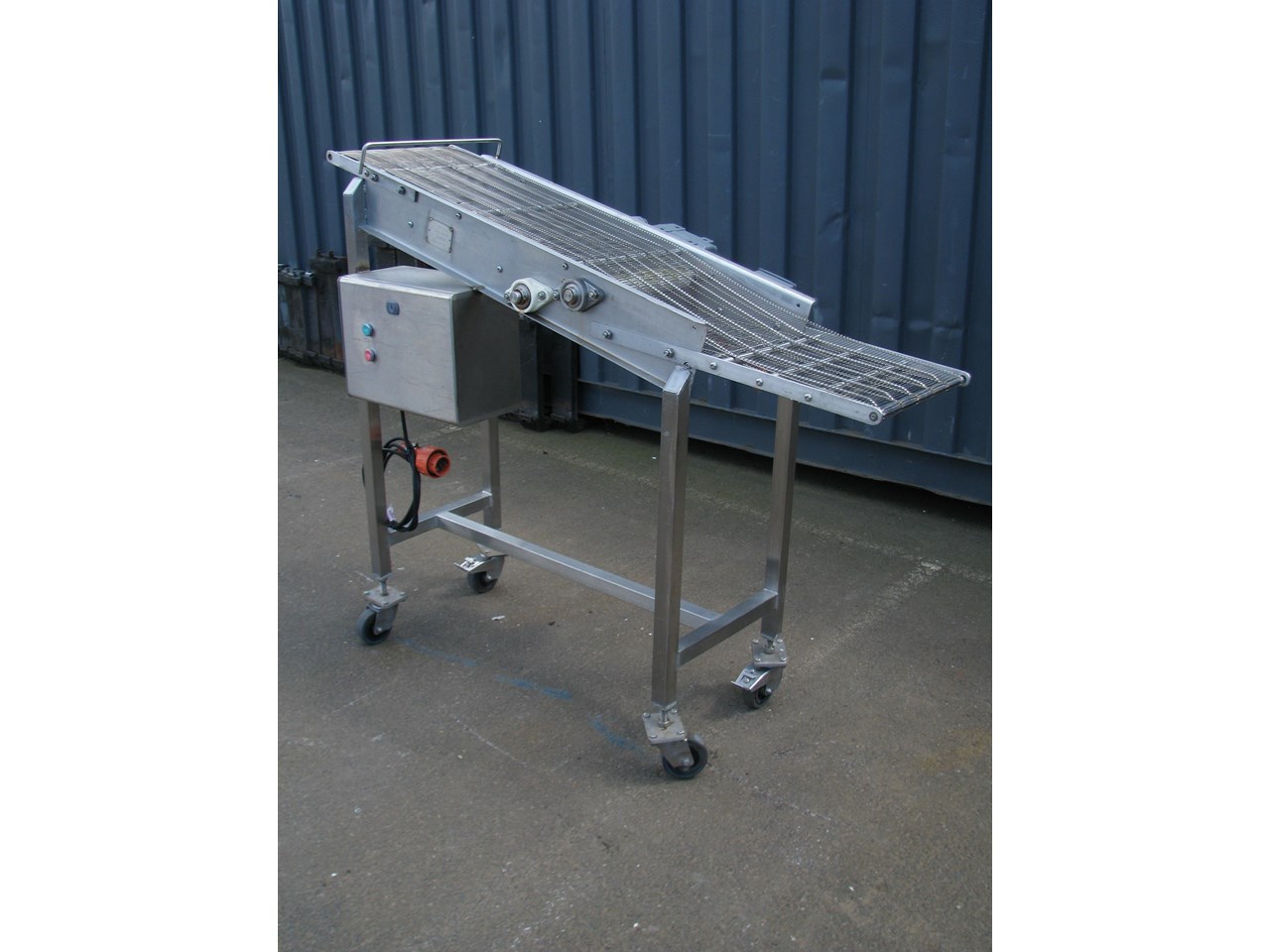 STAINLESS STEEL MOTORISED INCLINE WIRE LINK BELT CONVEYOR 1.5M LONG for ...