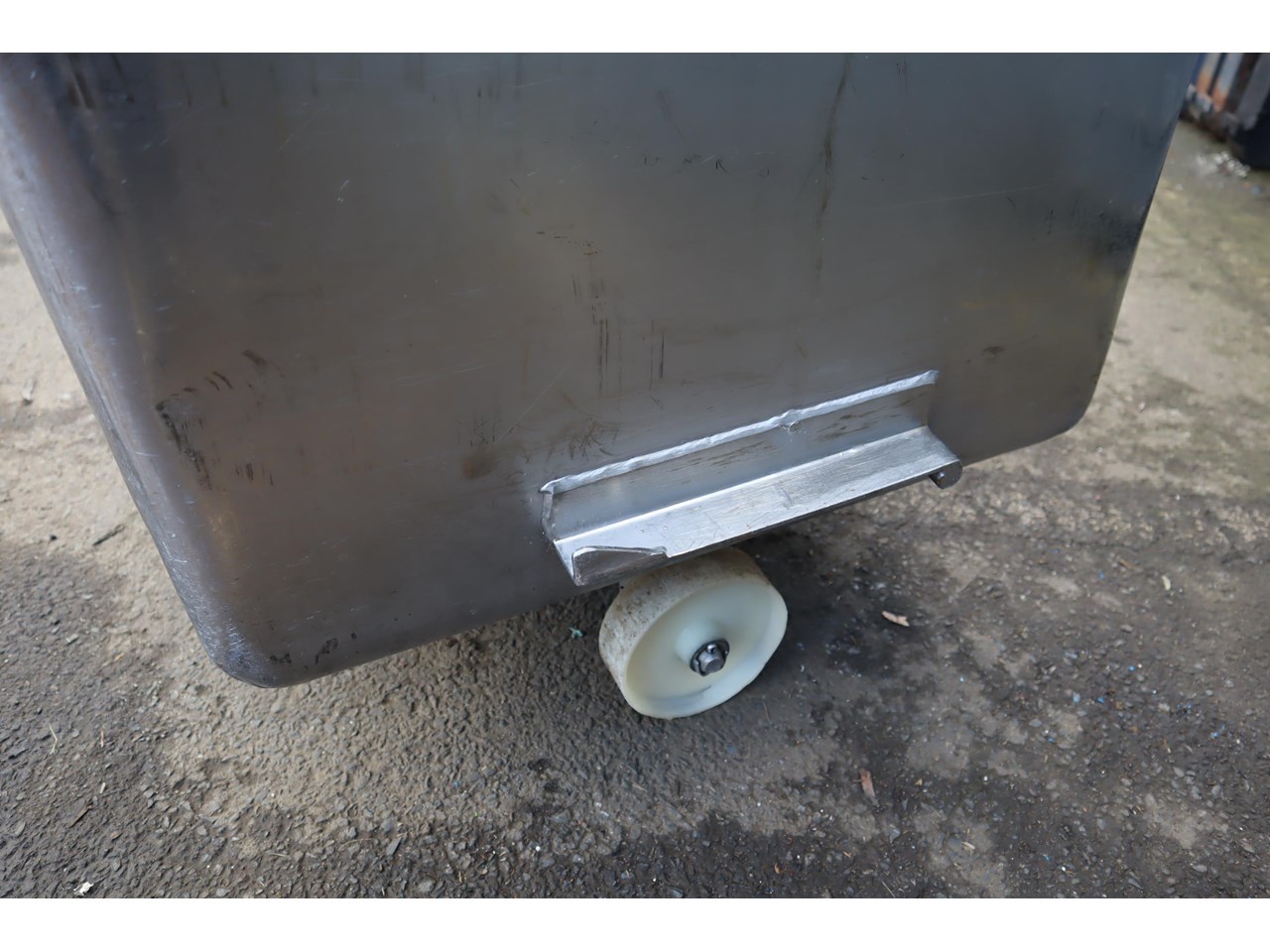 SMALL STAINLESS STEEL TANK TUB TROLLEY 180L for sale