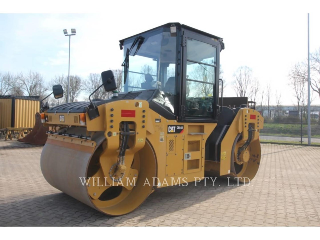 2017 CATERPILLAR CB54B for sale (refcode TA1154657)