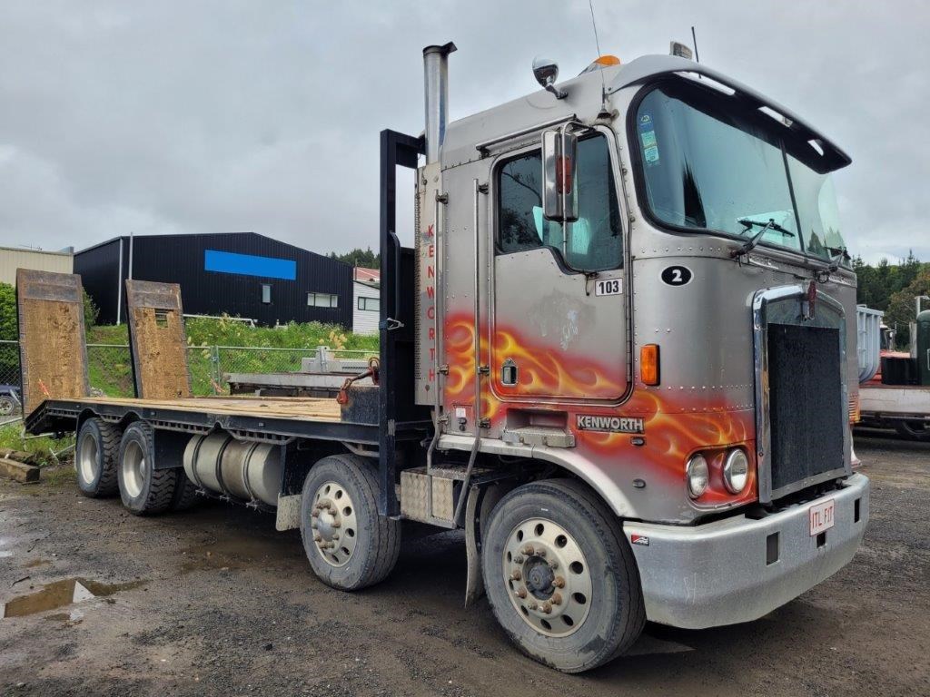 2001 KENWORTH K104 for sale (refcode TA1158172)