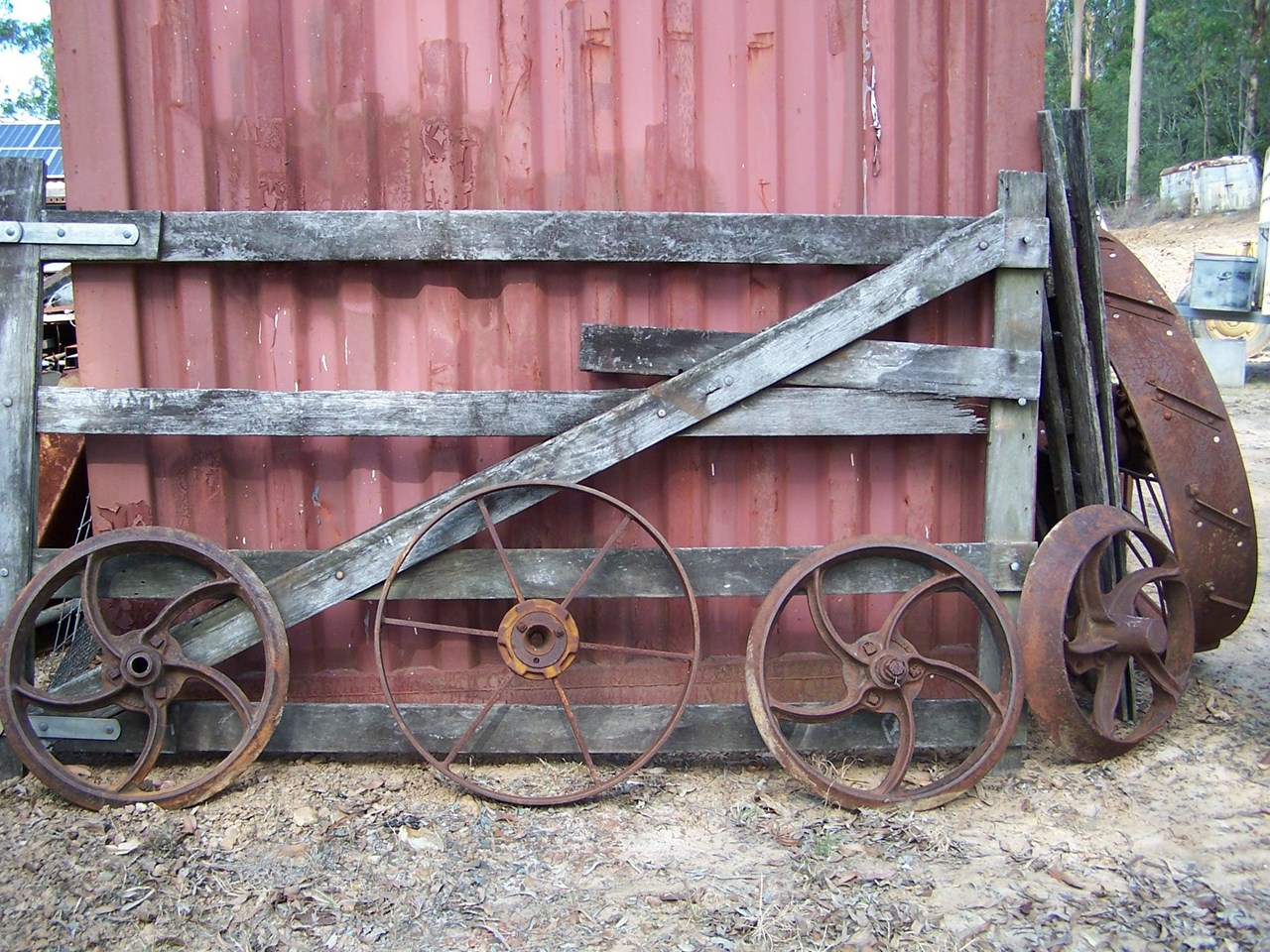 VINTAGE GARDEN ART STEAM TRACTOR PLOUGH WHEEL for sale (refcode TA1163697)