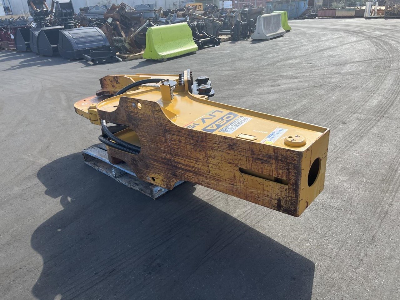 OSA DEMOLITION EQUIPMENT HYDRAULIC TREE SHEAR for hire (refcode TA1165134)