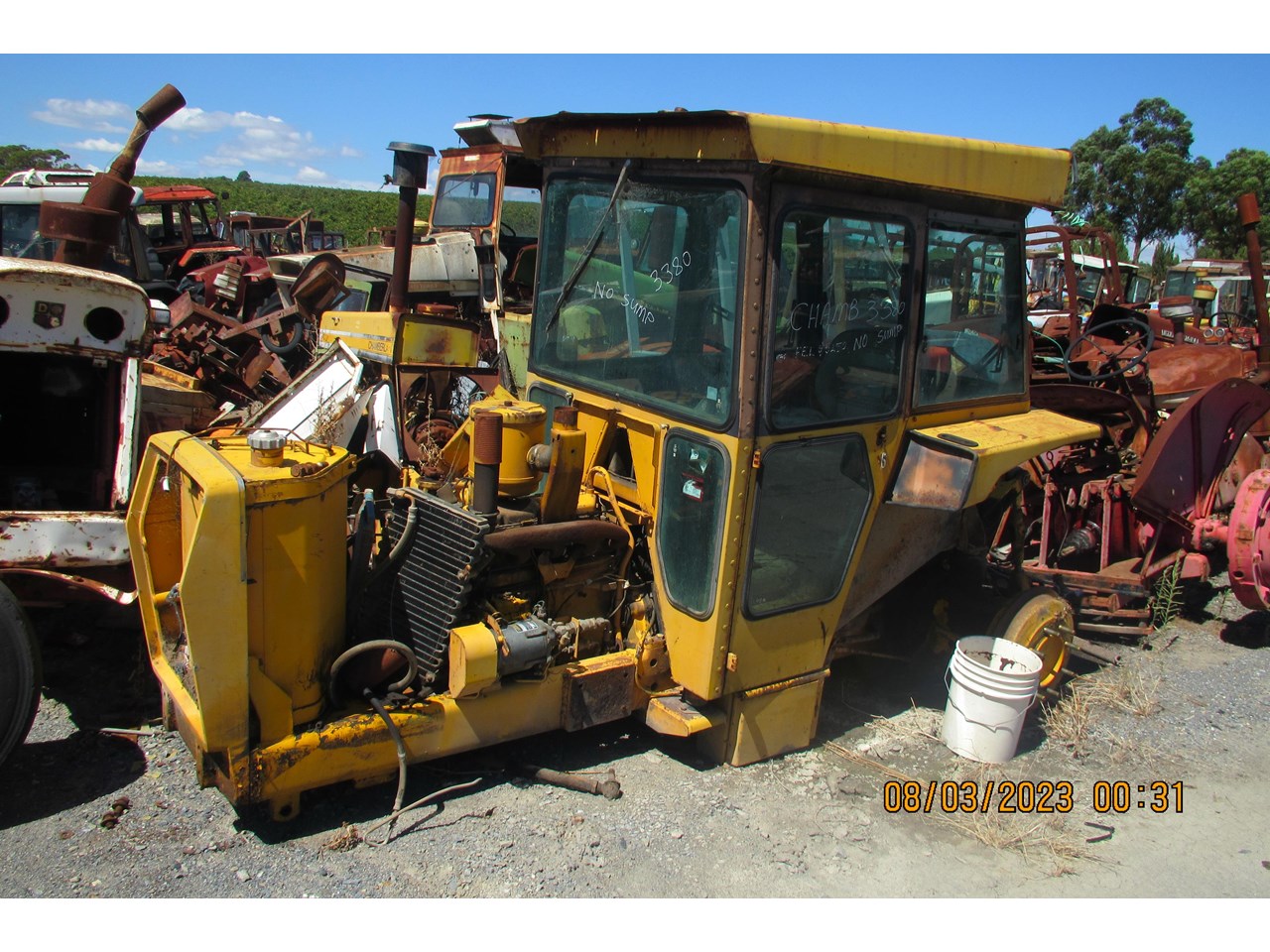 CHAMBERLAIN 3380 TRACTOR (SEVERAL OF) WRECKING PARTS ONLY for sale ...