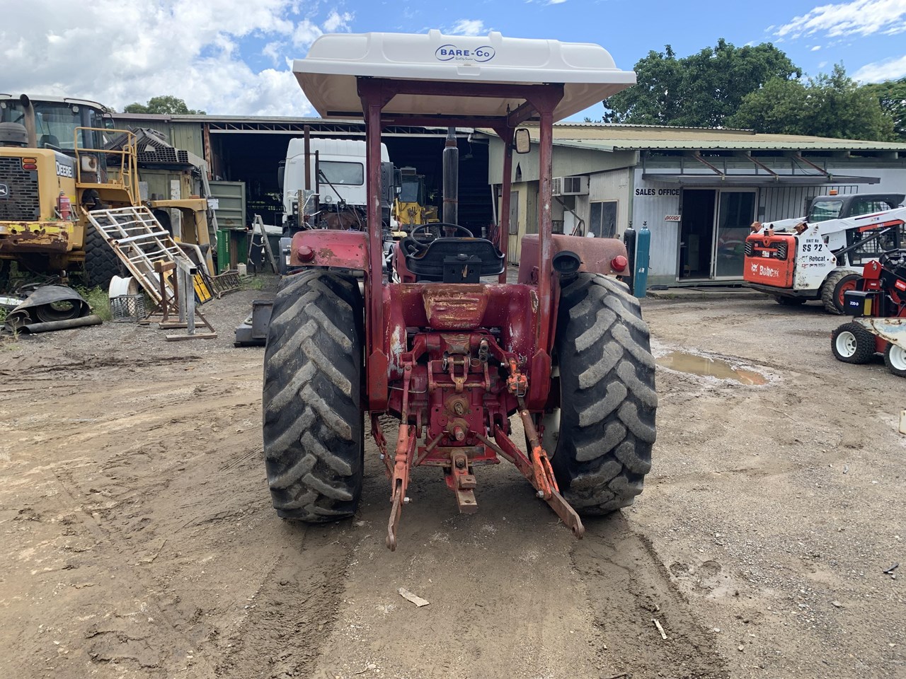 INTERNATIONAL 584 WHEEL TRACTOR for sale (refcode TA1171714)