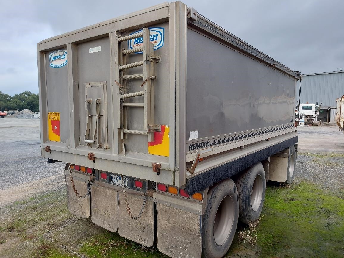 2007 HERCULES TRI AXLE DOG TRAILER for sale