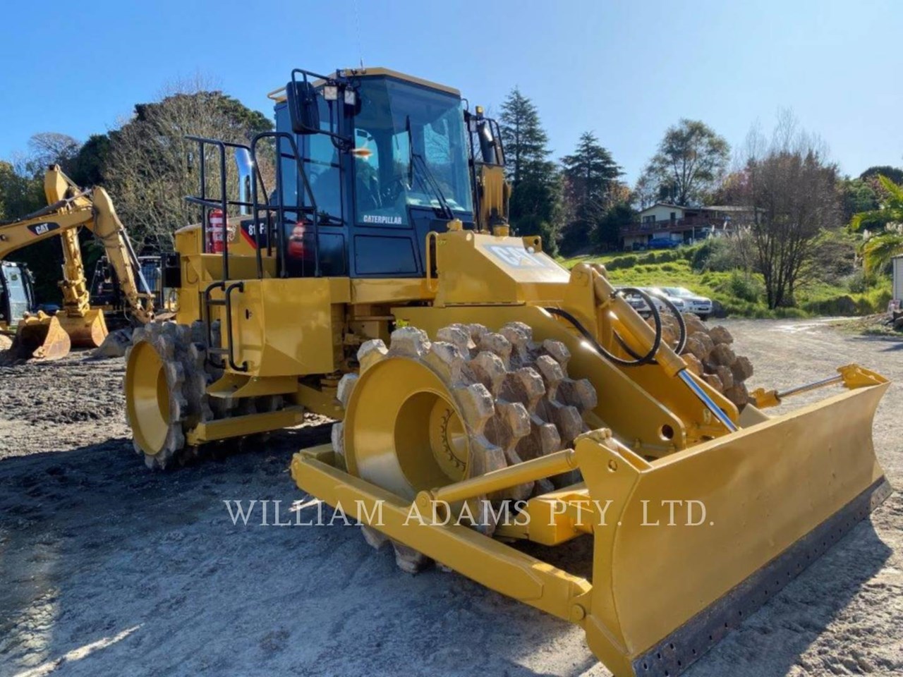 2013 CATERPILLAR 815F for sale