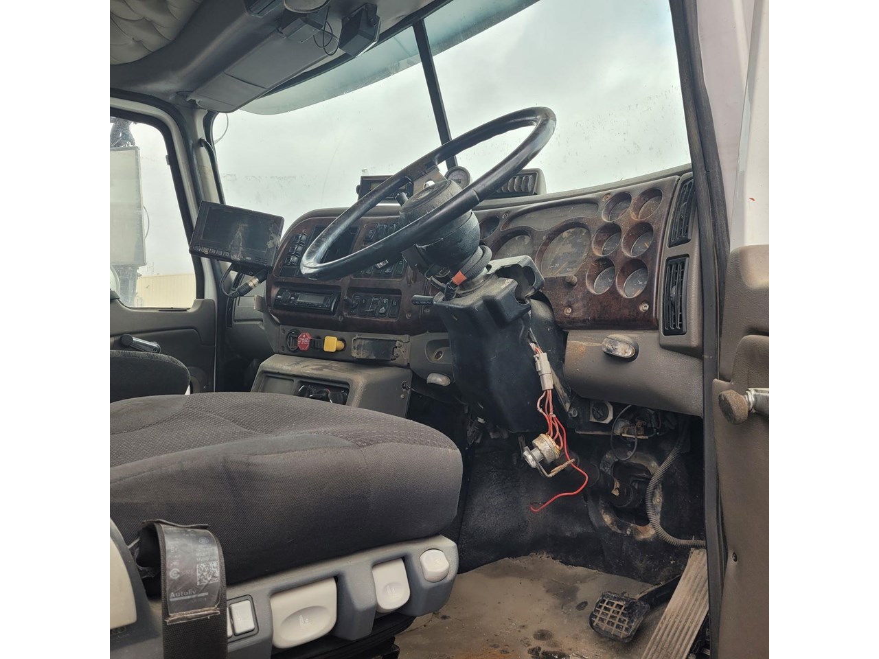2006 MACK VALUELINER dismantling