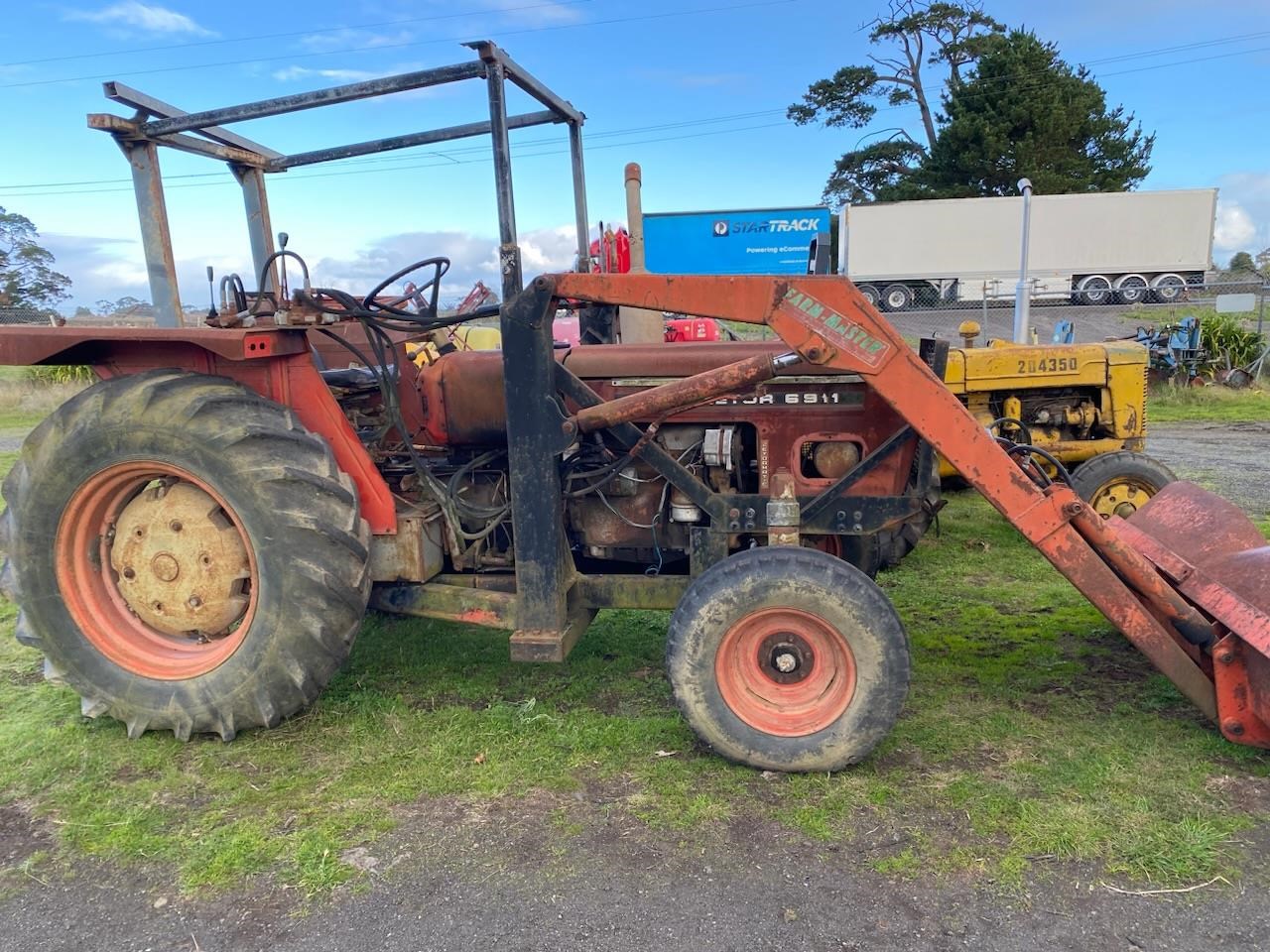 ZETOR 6911 LOADER TRACTOR for sale (refcode TA1178688)