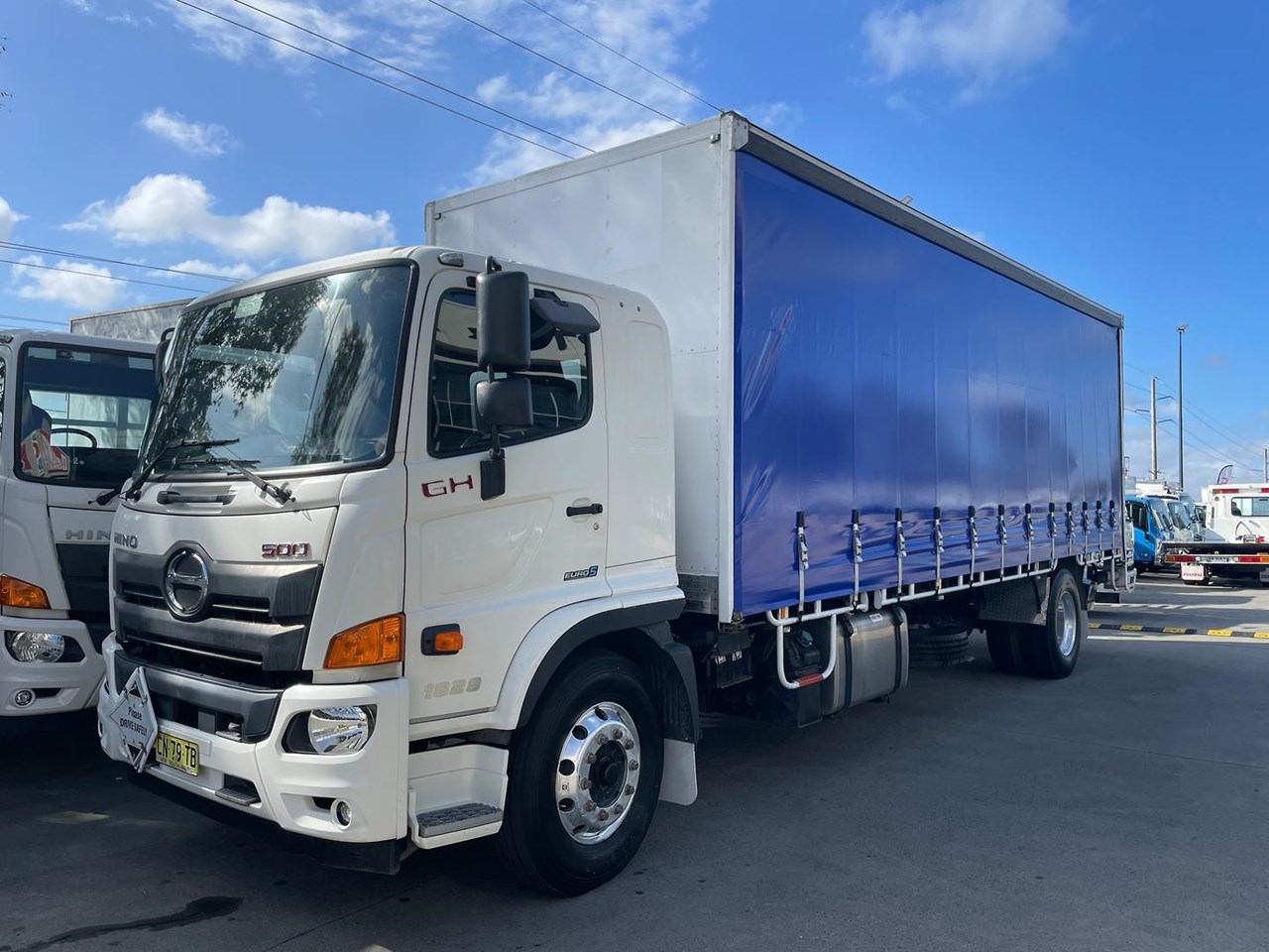 2017 HINO 500 SERIES for sale