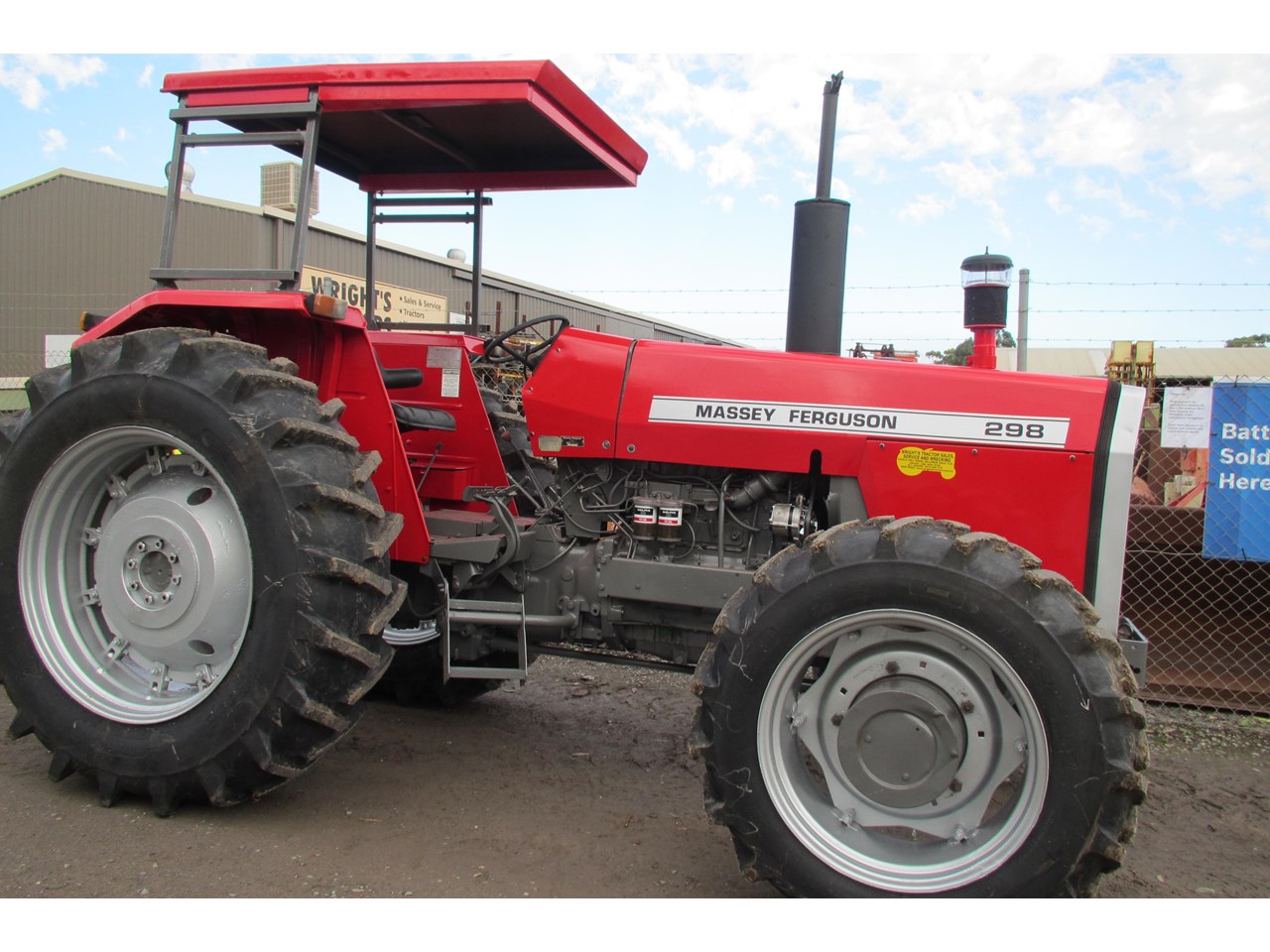 MASSEY FERGUSON 298 TRACTOR 4 WHEEL ASSIST for sale (refcode TA1180772)