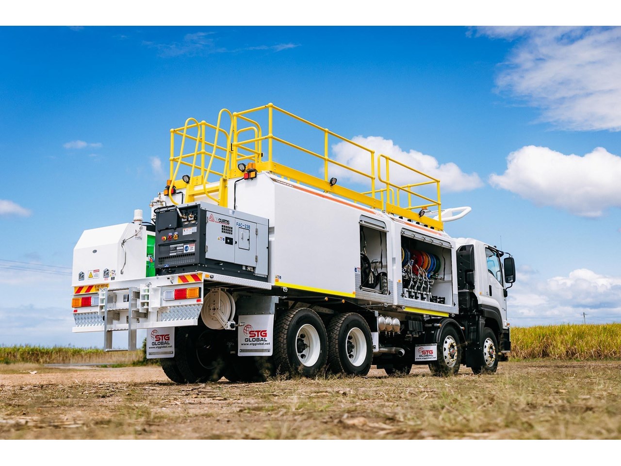 2023 ISUZU FYH 300-350 9,000LT DIESEL + 7 x 700LT OIL for sale