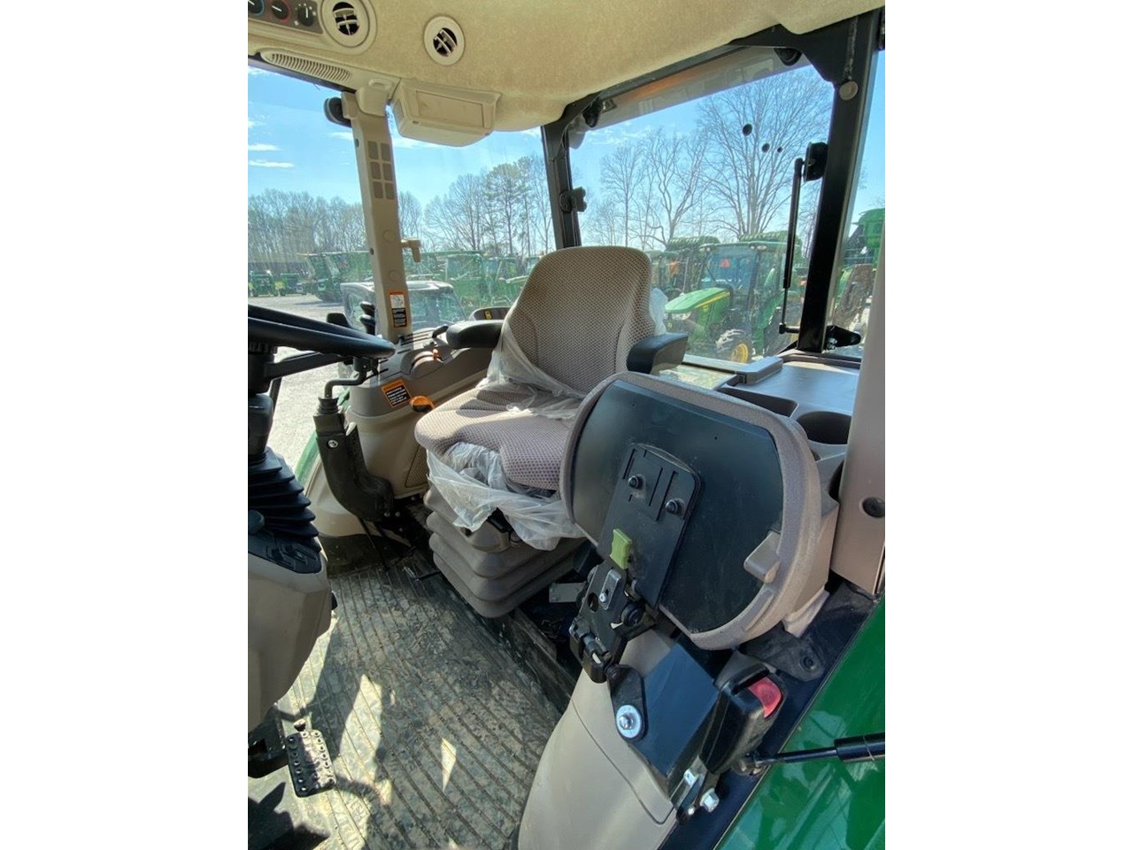 2021 JOHN DEERE 6135E TRACTOR for sale