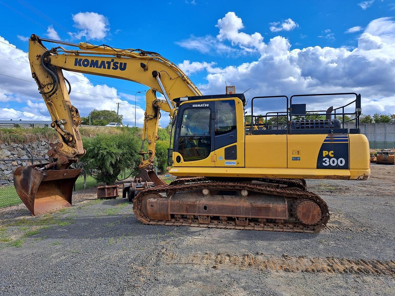 2018 KOMATSU PC300-8M0 for sale