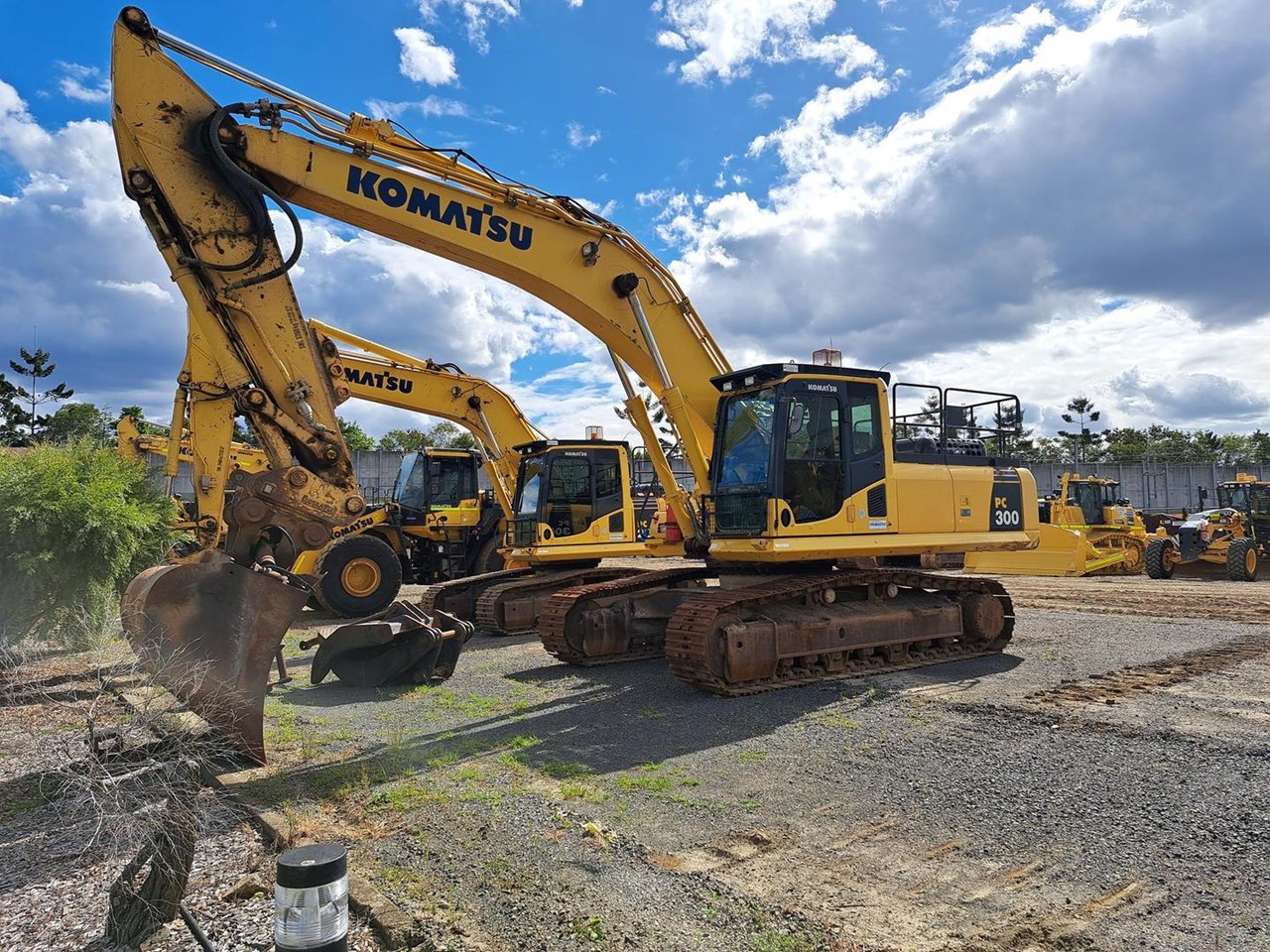 2018 KOMATSU PC300-8M0 for sale