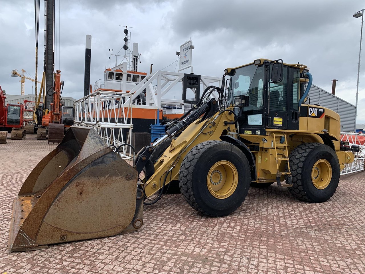 2010 CATERPILLAR 930H for sale