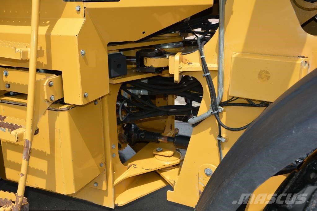 2010 CATERPILLAR 930H for sale