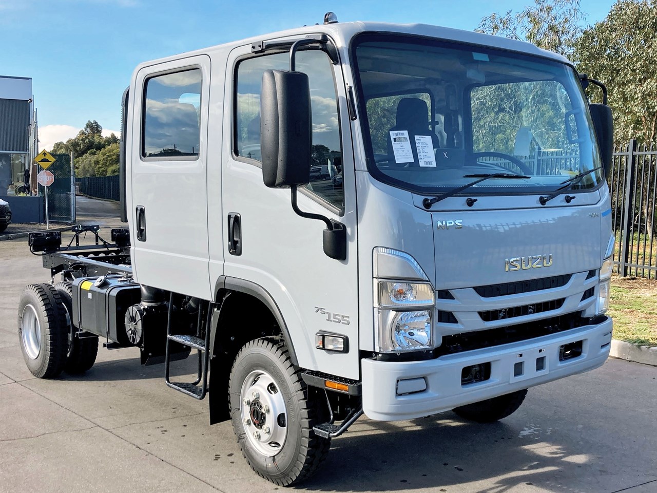 ISUZU NPS 75-155 AMT CREW CAB 4x4 for sale