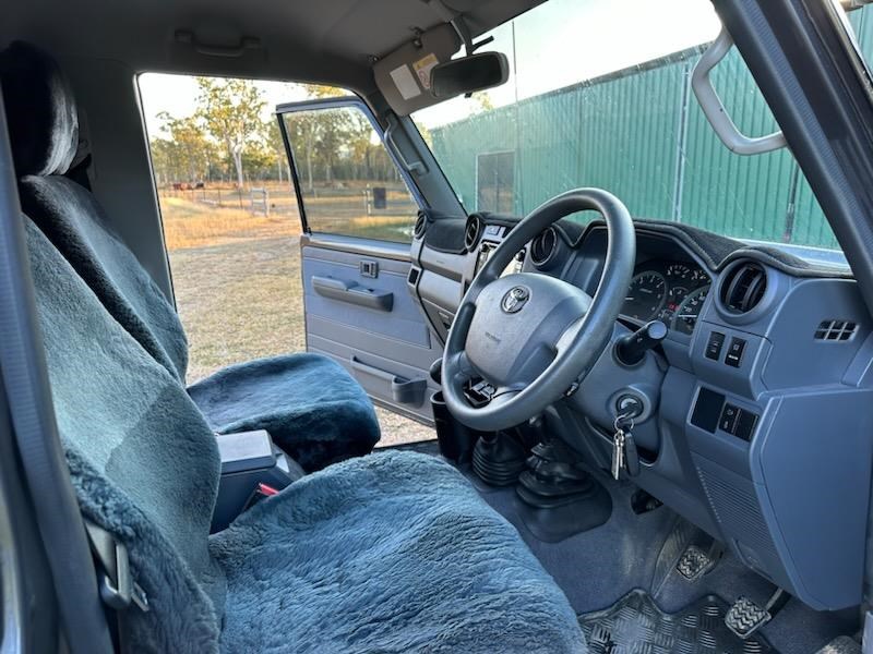 TOYOTA LANDCRUISER VDJ79 for sale