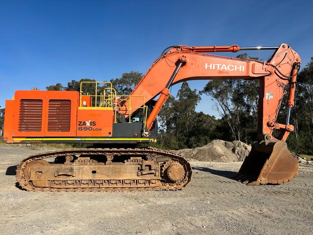 2017 HITACHI ZX690-5B for sale
