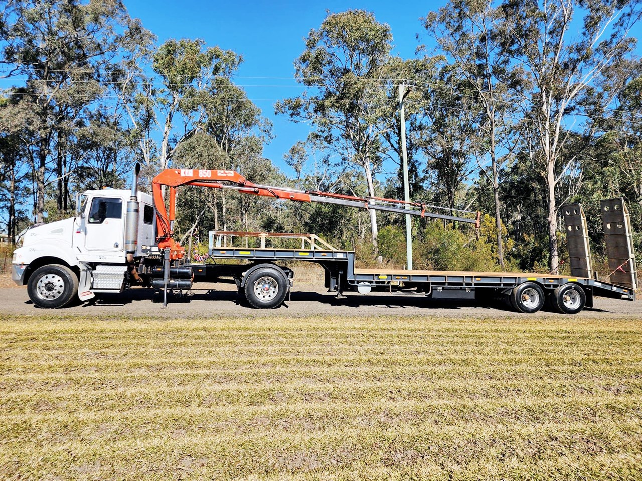 2003 KENWORTH T350 for sale (refcode TA1185488)