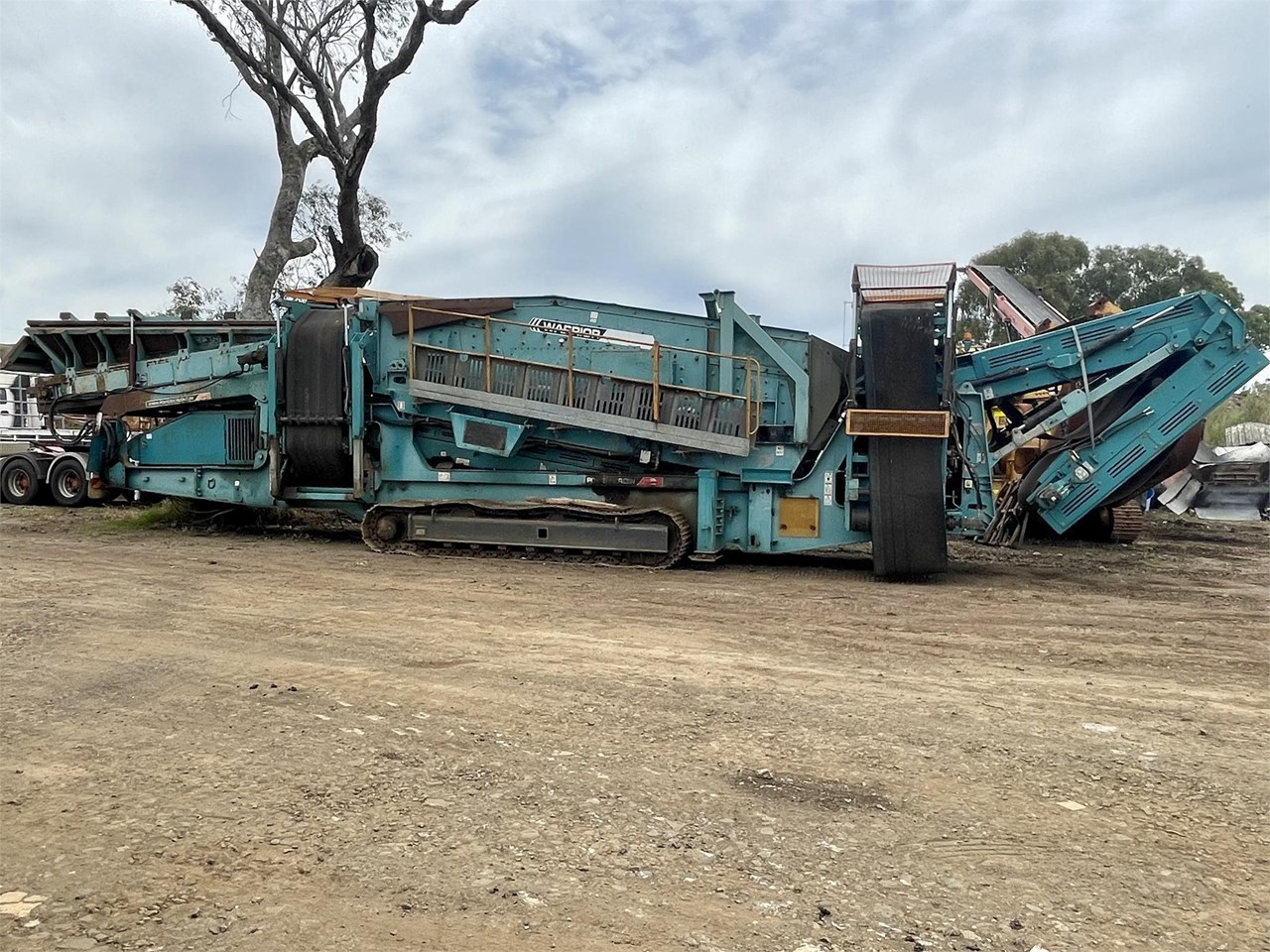 2011 POWERSCREEN WARRIOR 2400 for sale