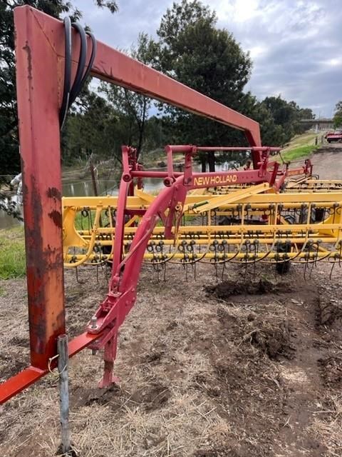 NEW HOLLAND DUAL RAKE HITCH WITH ROLABAR RAKES for sale (refcode TA1187595)