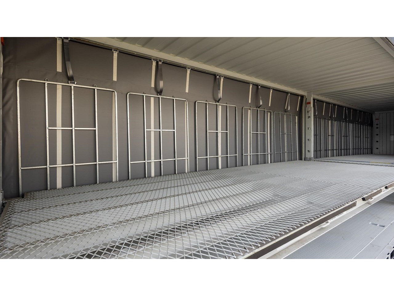 SCF 48-PALLET MEZZANINE TAUTLINER for hire