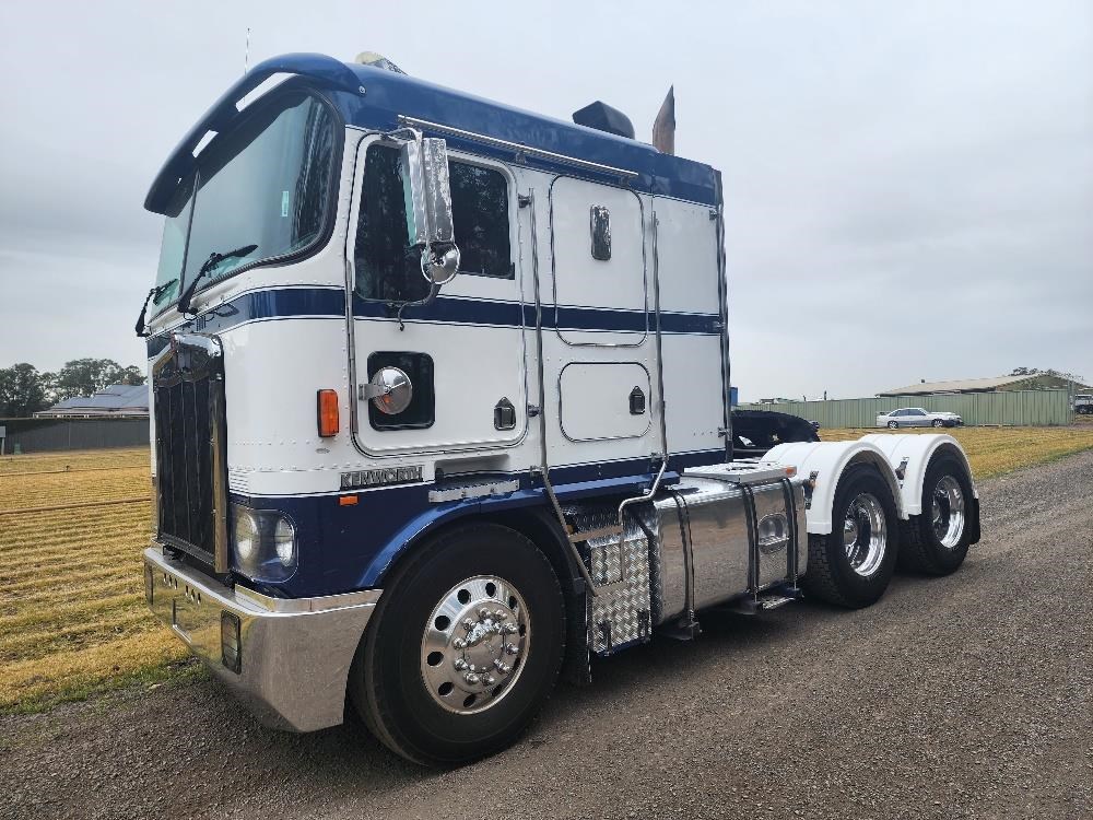 2003 KENWORTH K104 FLAT ROOF CUMMINS 18SP for sale