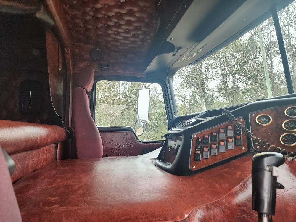 2003 KENWORTH K104 FLAT ROOF CUMMINS 18SP for sale