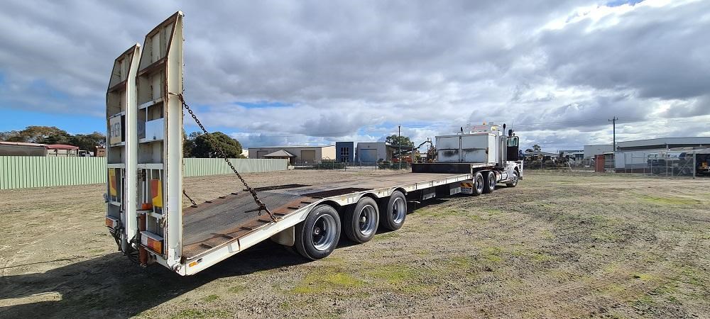 2000 AIR RIDE TRI AXLE DROP DECK - FLOAT for sale